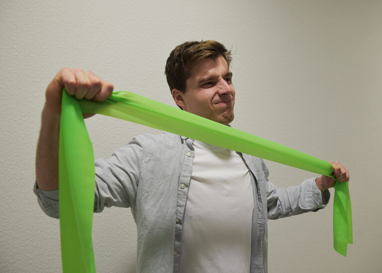 Researchers aim to make soft, elastic material more tear-resistant ...